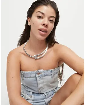 UNODE50 Sculpted Choker Necklace In Sterling -plated Finish