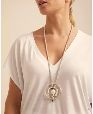 UNODE50 Pearl Drop Pendant Necklace