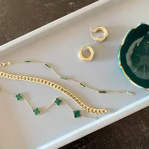 THE LOVERY Malachite Bar Chain Bracelet