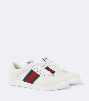 Off-white (white)