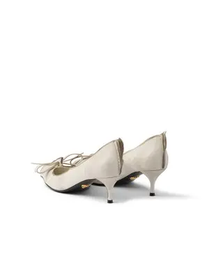 Prada Leather Pumps - Neutral