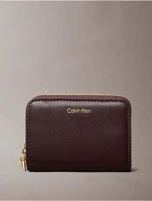 Calvin Klein Leather Medium Zip Wallet Fudge