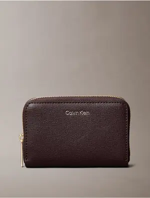 Calvin Klein Foil Logo Square Zip Wallet - Fudge/espresso