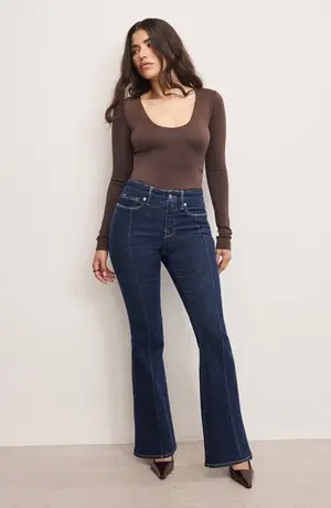 Good American Petite Front Seam Flare Jeans