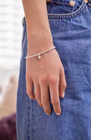 Estée Lauder Sienna Beaded Stretch Bracelet With Flower Charm - Silver
