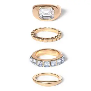 Jessica Simpson Set Of 4 Rings With Rhinestone Detailing - Gold