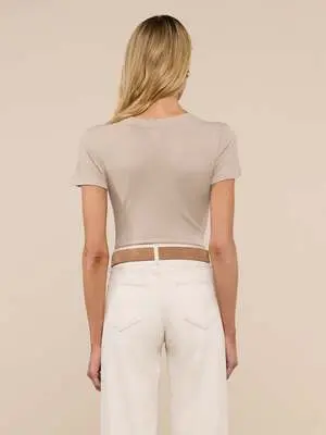 L'Agence Becca Cotton V-neck T-shirt - Biscuit