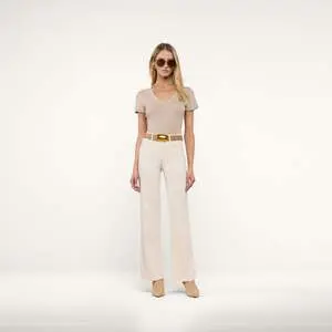 L'AGENCE Becca Cotton V-neck T-shirt - Biscuit