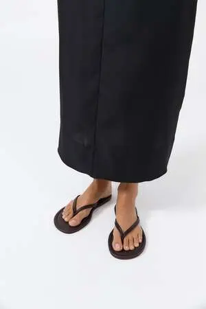ST. AGNI Thong Detail Slide Sandals - Coffee