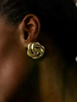 YSSO Knot Design Earrings