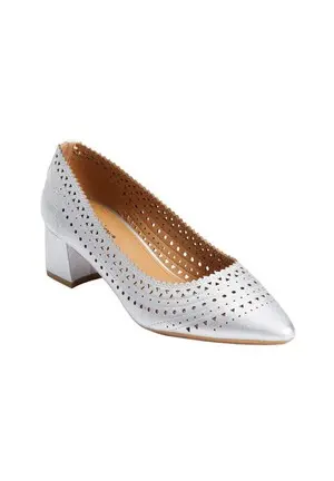 COMFORTVIEW The Knightly Slip-on Pump With Cutout Detailing - Silver