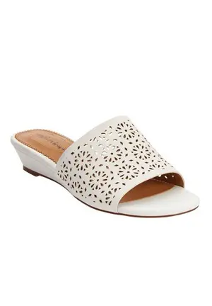 COMFORTVIEW The Capri Slip-on Mule - White
