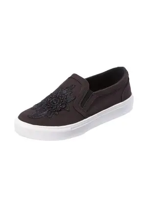 COMFORTVIEW Skyla Slip-on Sneakers - Black