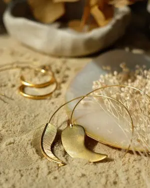 OTTOMAN HANDS Gold Feather Pull Through Hoop Earrings - Brass