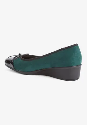 COMFORTVIEW The Jade Slip-on Wedge With Bow Detailing - Emerald