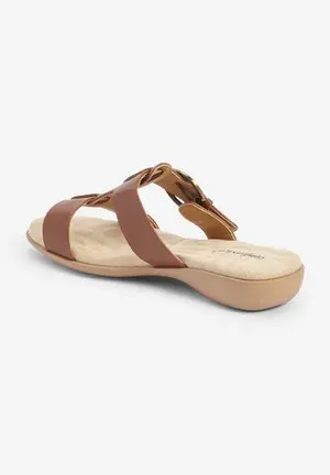 COMFORTVIEW The Dawn Slip On Sandal - Tan