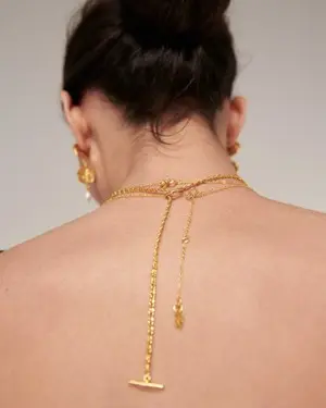 OTTOMAN HANDS Thea Snake Chain Necklace With T-bar - Brass