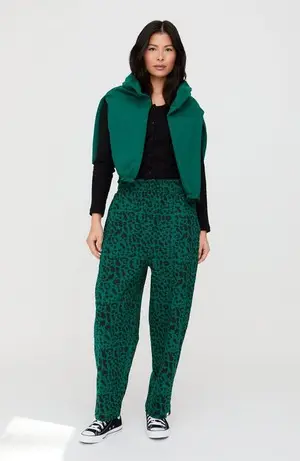 TURTLEDOVE LONDON Organic Cotton Barrel Leg Trousers - Green