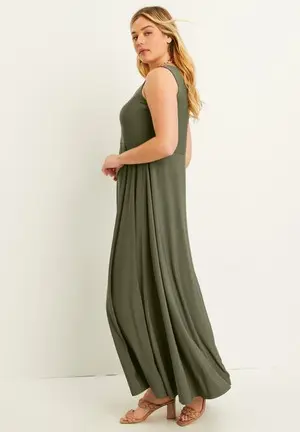 JUNE + VIE Sleeveless Sweetheart Maxi Dress - Black