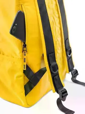 CRASH BAGGAGE Zip-pocket Backpack