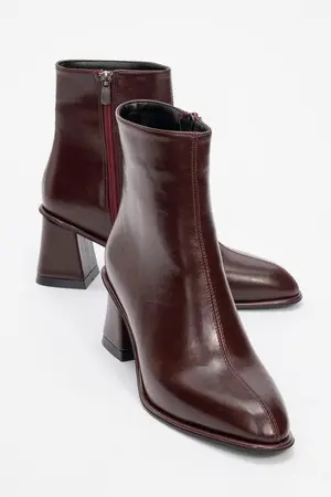 PROLOGUE SHOES Maura Block Heel Boots - Burgundy Faux Leather