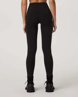 Vuori Alltheform™ Pocket Legging Short - Black