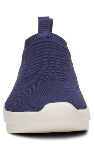 OOFOS Oomy Zen Slip-on Sneaker - Navy