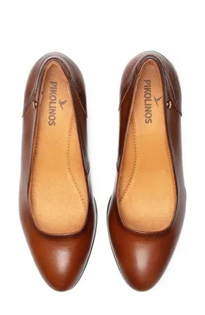Pikolinos Calafat Leather Pump - Cuero