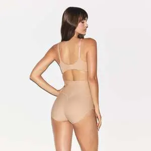 SKIMS Body Core Sculpt Butt Lifting Brief - Clay