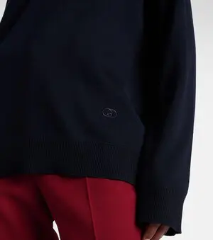 Gucci V-neck Wool Sweater - Blue