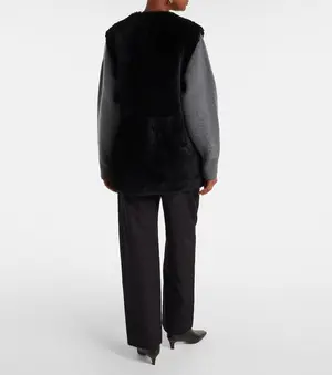 TOTEME Shearling Vest - Black