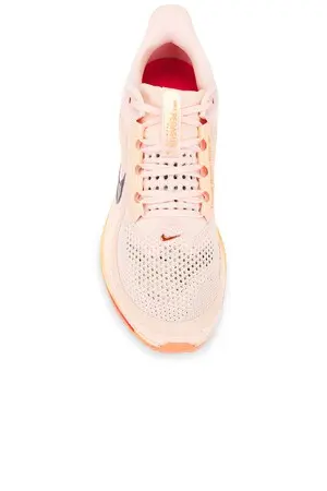 Nike Pegasus Premium Qs Sneaker - Washed Coral  Gridiron  Hyper Orange  Cr