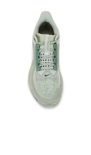 Nike Pegasus Premium Sneaker - Jade Horizon & Light Army