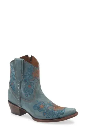 CIRCLE G Flower Embroidered Western Boots