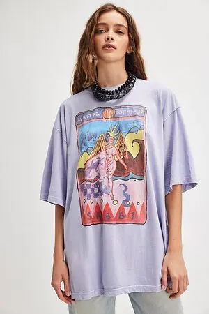 Women's Oversized Graphic T-Shirts
