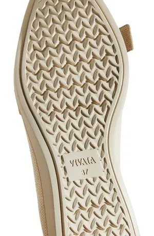 Vivaia Pointed-toe Bow Loafers - Ivory Nude
