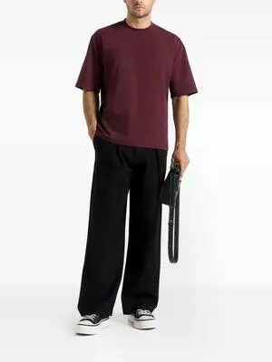 Manière De Voir Ts007 In Wine Relaxed Fit Cotton T-shirt - Red
