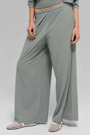 Alo Yoga Breezy Wide Leg Pant - Lunar Grey