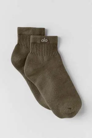 Alo Yoga Quarter Crew Street Socks - Olive Tree