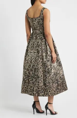Julia Jordan Jacquard Sleeveless Gown