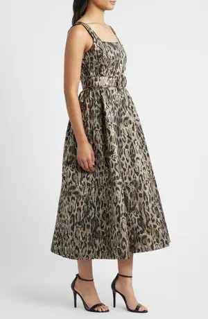 Julia Jordan Jacquard Sleeveless Gown