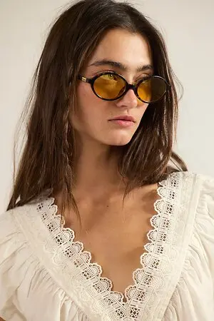 Free People Oh Hello Round Sunglasses - Marble Tort/dusty Yellow