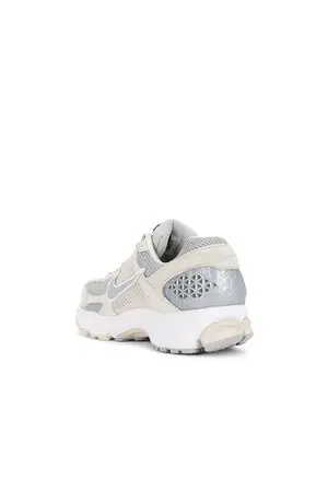 Nike Zoom Vomero 5 - Light Orewood Brown  Light Smoke Grey  &