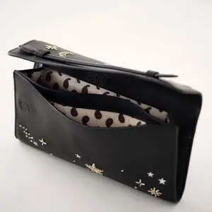 VERA BRADLEY Verbena Clutch