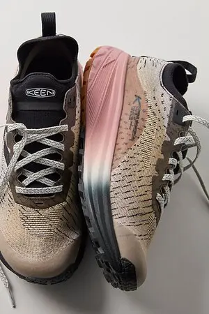 Keen Seek Sneakers