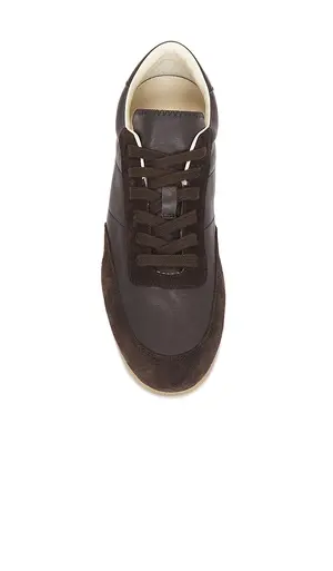 COMMON PROJECTS Minimal Runner Sneaker