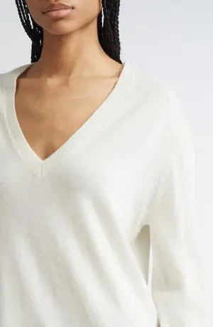 TOTEME Cashmere V-neck Sweater