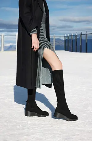 Vivaia Round-toe Knee-high Platform Wedge Boots - Black