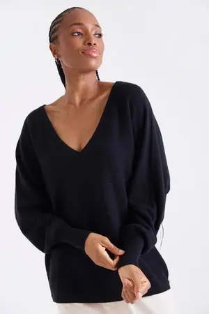 1982 Paros V-neck Cashmere Sweater - Black