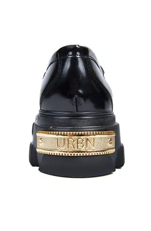 URBNKICKS Leather Loafer With Gold Chain